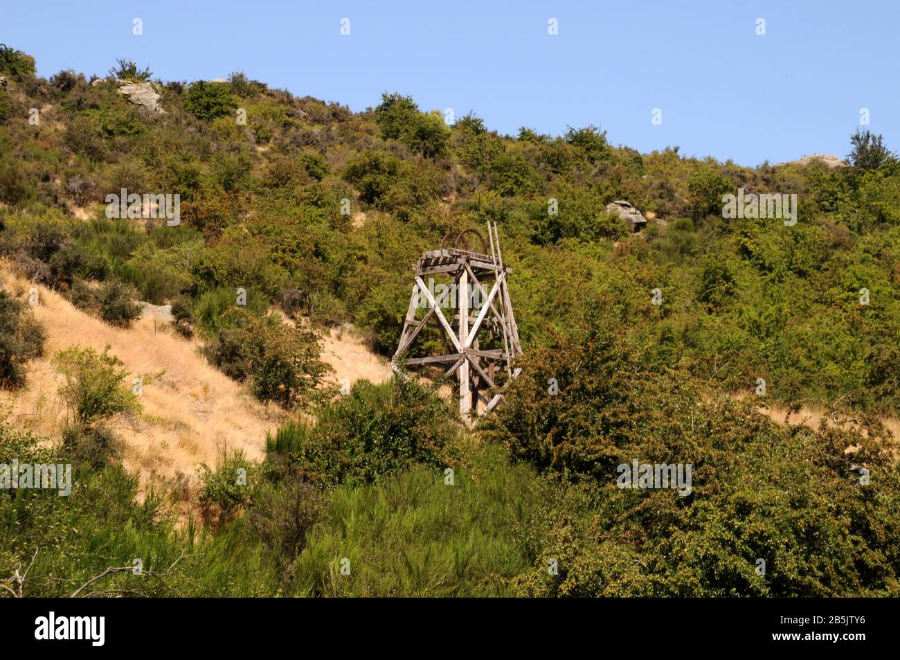 The Poppet Head at the old Golden Progress Mine at Idaburn, Central ...
