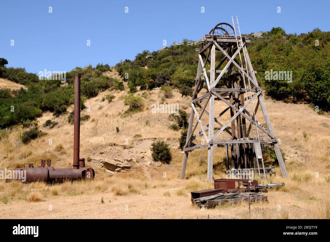 The Poppet Head at the old Golden Progress Mine at Idaburn, Central ...