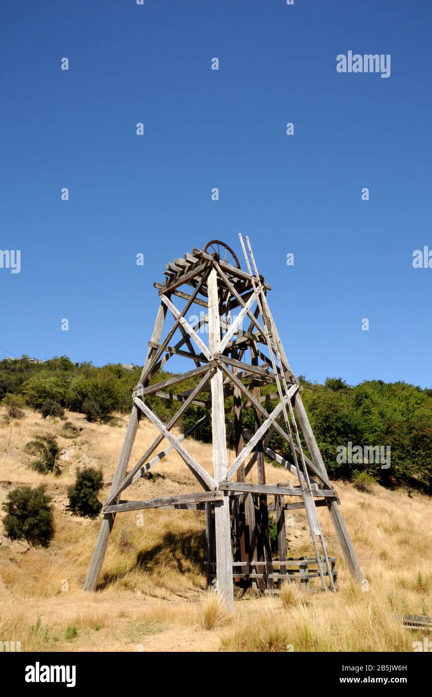 The Poppet Head at the old Golden Progress Mine at Idaburn, Central ...