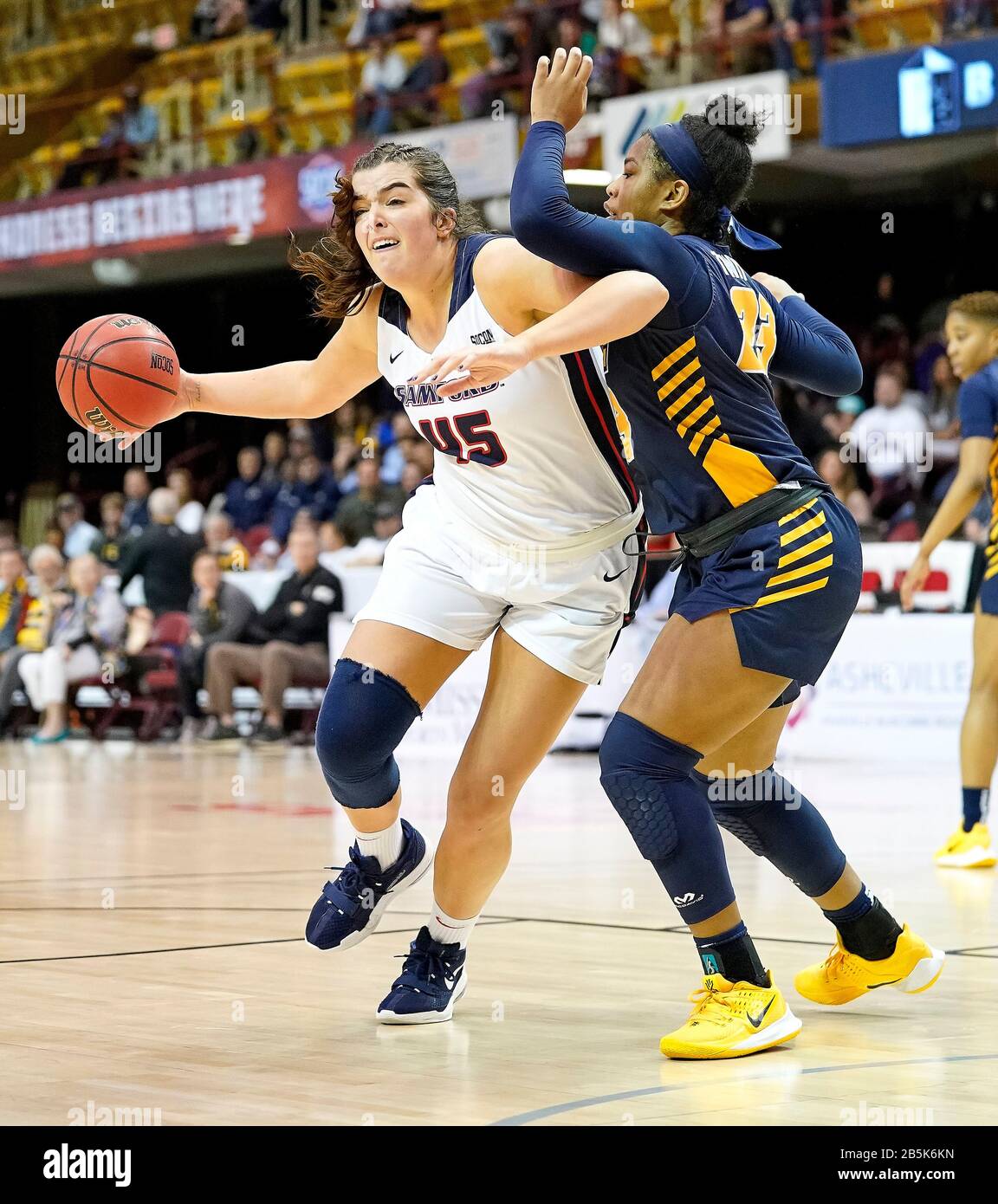 Twitty hi-res stock photography and images - Alamy