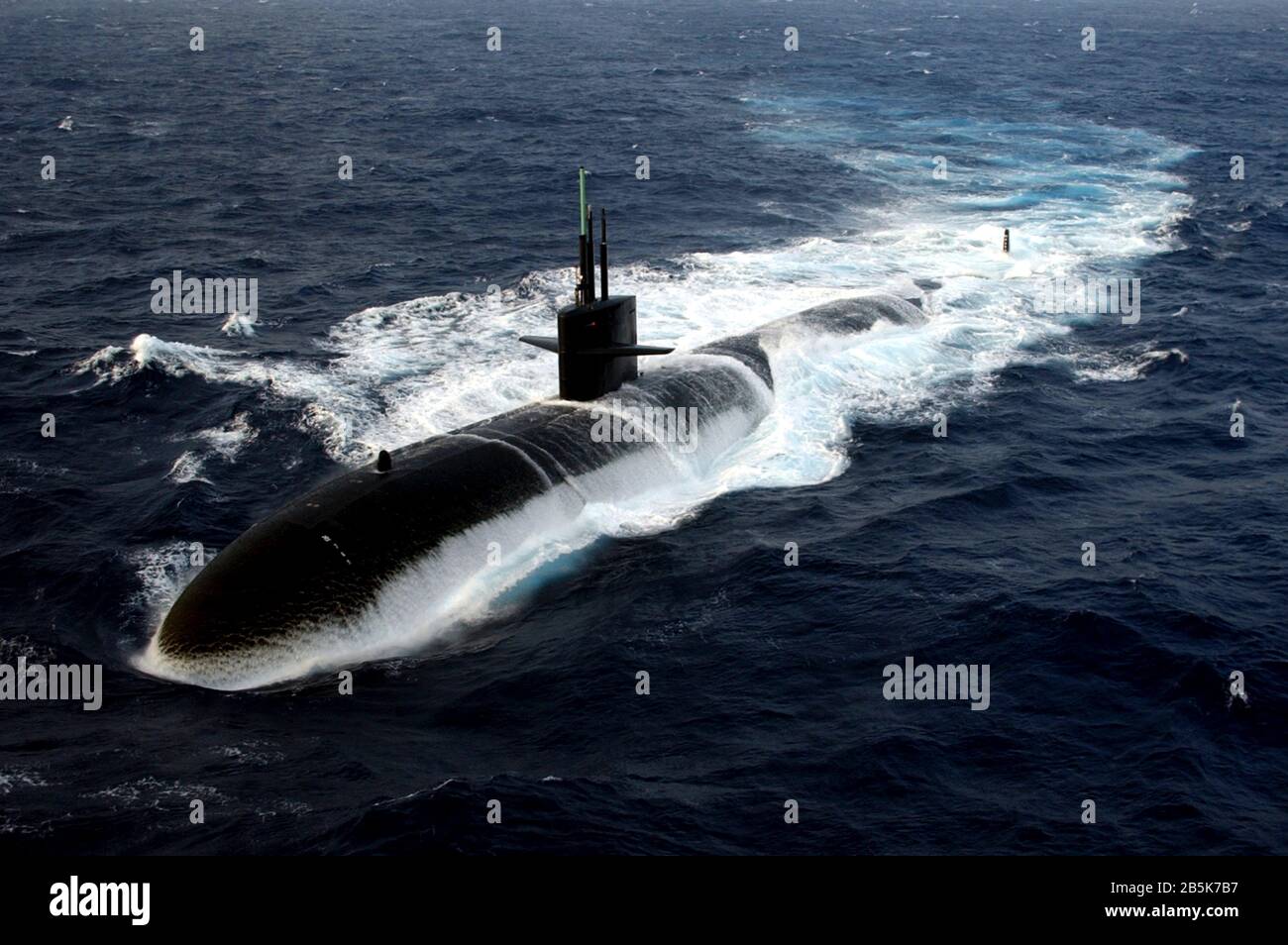 The U.S. Navy Los Angeles-class nuclear-powered attack submarine USS ...
