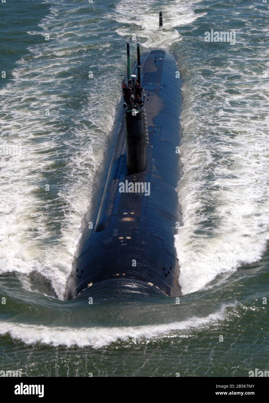 The U.S. Navy Los Angeles-class nuclear-powered attack submarine USS ...
