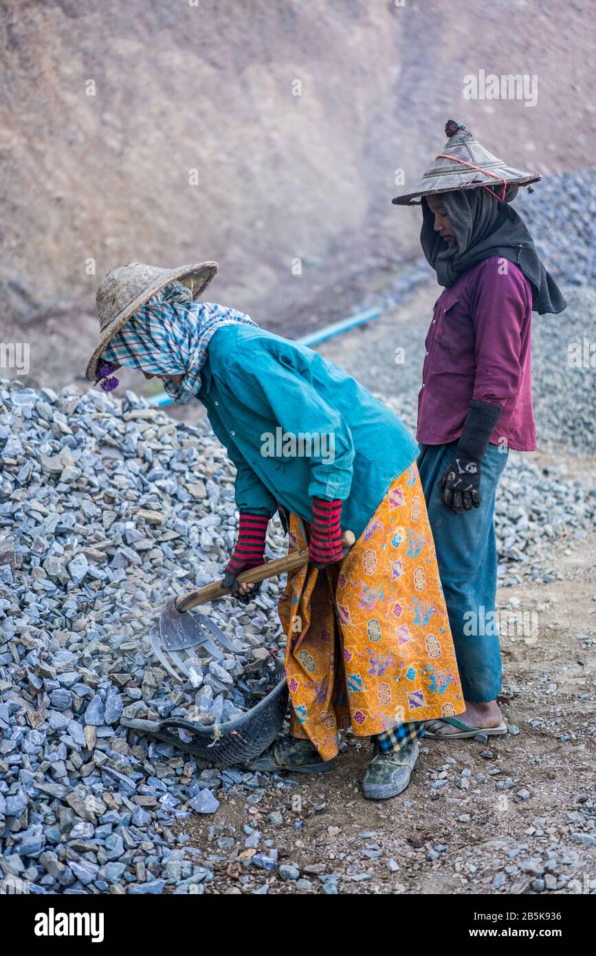 Myanmar road construction hi-res stock photography and images - Alamy
