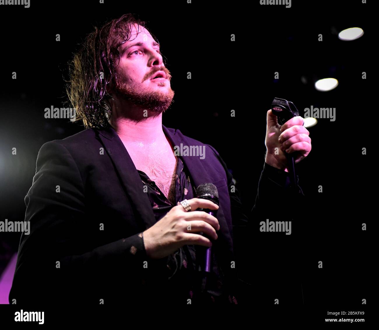 Alternative music charts hi-res stock photography and images - Alamy