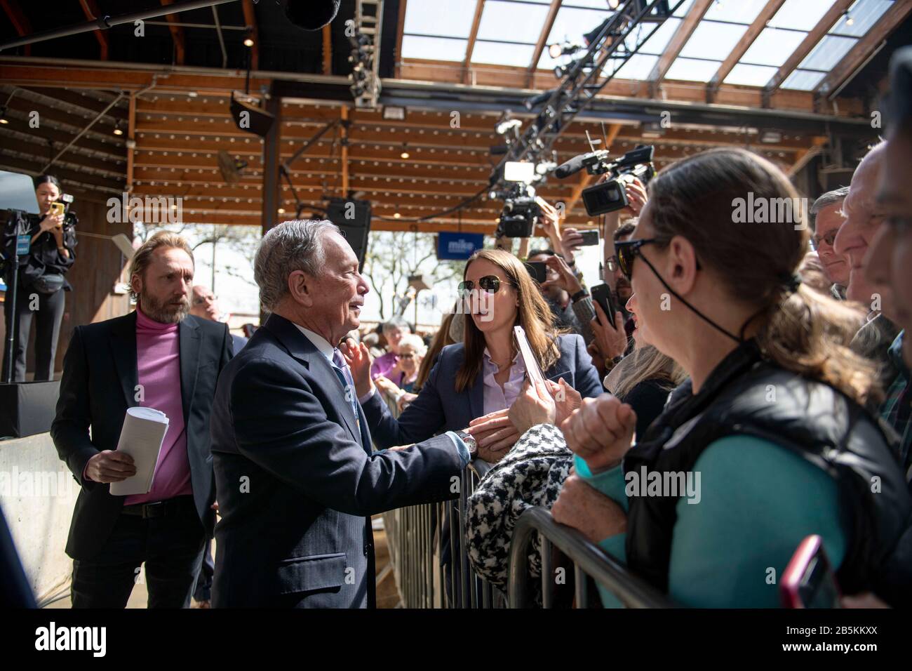 Mike bloomberg meeting hi-res stock photography and images - Alamy