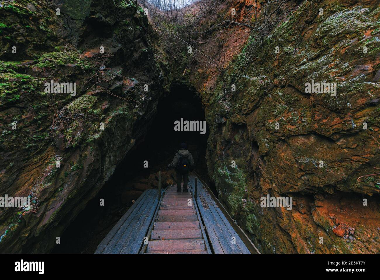 Back to the man cave hi-res stock photography and images - Alamy