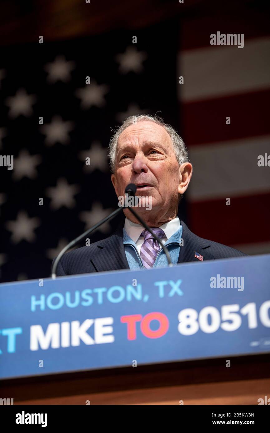 Michael Bloomberg hosts a rally at The Rustic for Super Tuesday on ...