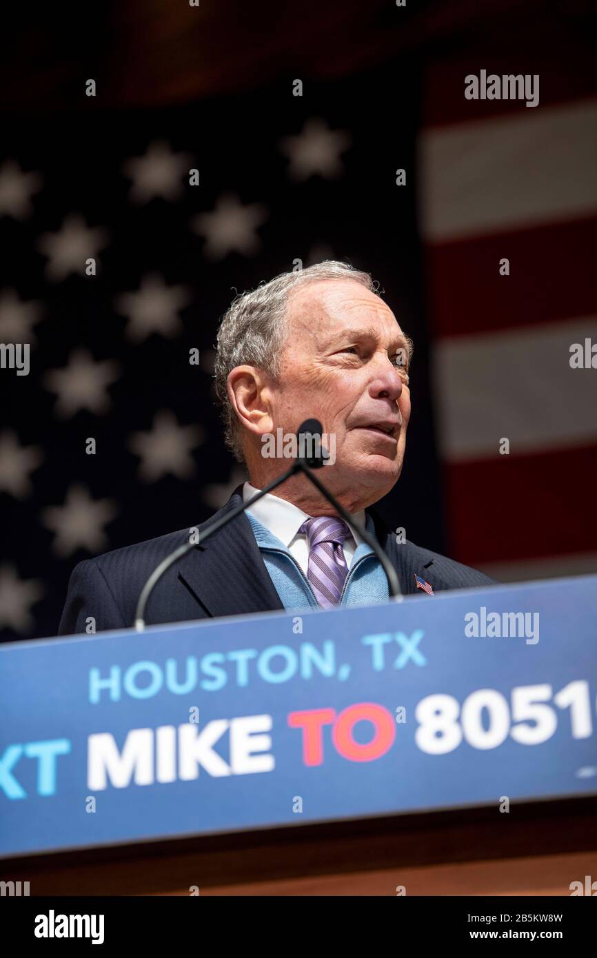 Michael Bloomberg hosts a rally at The Rustic for Super Tuesday on ...