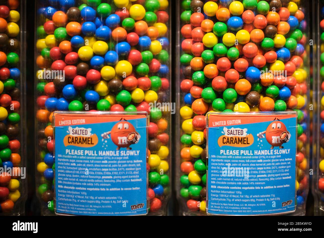 Peanut m&ms hi-res stock photography and images - Alamy