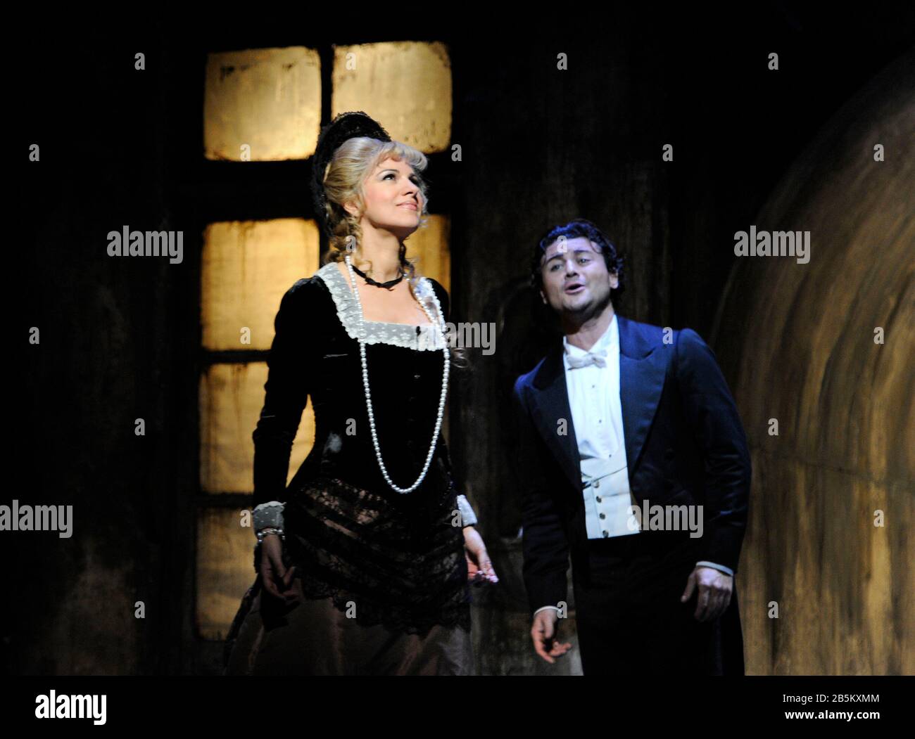 Angela Gheorghiu (Marguerite), Vittorio Grigolo (Faust) in FAUST by ...