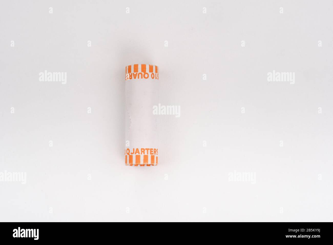Full 10 dollar roll of american quarter coins Stock Photo - Alamy