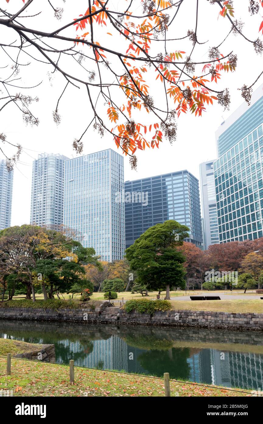 Modern tokyo architecture hi-res stock photography and images - Alamy