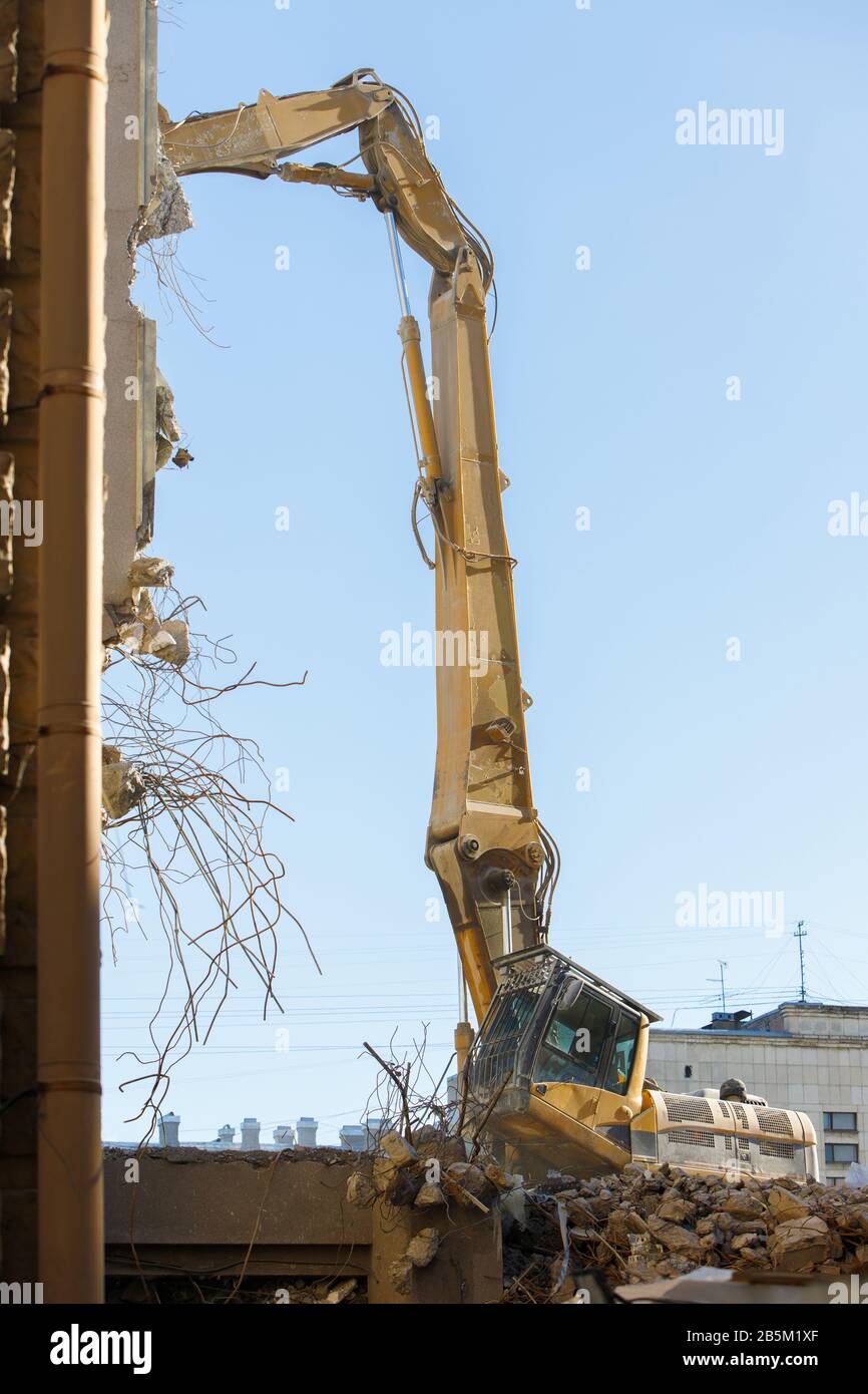 Demolition cutter hi-res stock photography and images - Alamy