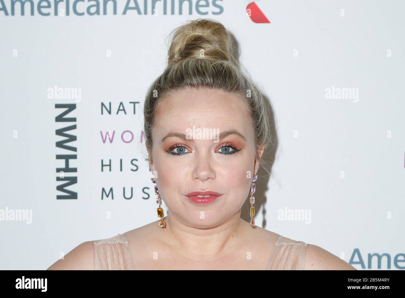 Los Angeles, USA. 08th Mar, 2020. Amanda Fuller walking the red carpet ...
