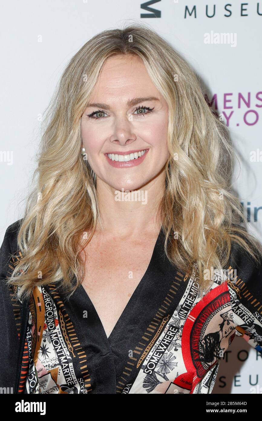 Los Angeles, USA. 08th Mar, 2020. Laura Bell Bundy walking the red ...