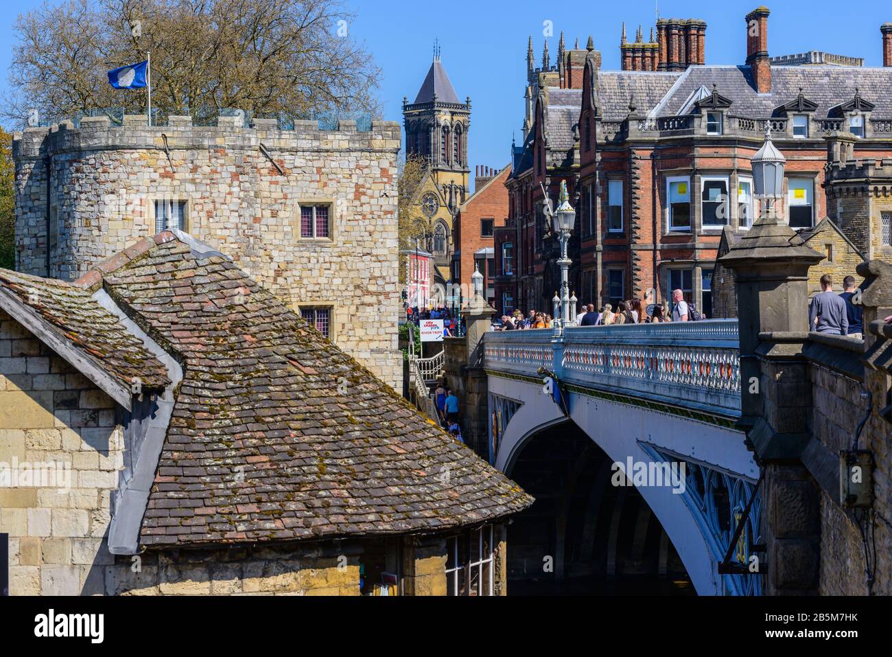 Station Road bridge over the River Ouse with York Oratory, a catholic ...