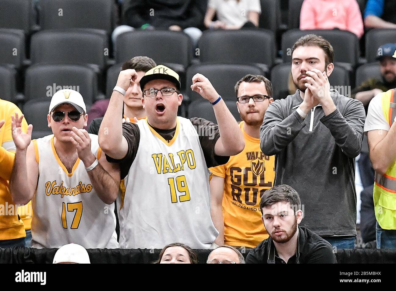 Mar 08, 2020: Members of the Valparaiso student section cheer on their ...