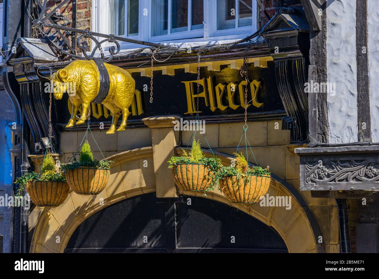 Golden fleece pub haunted hi-res stock photography and images - Alamy