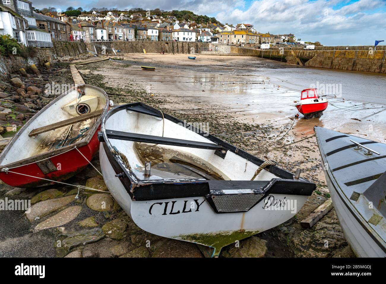 Boats in Mousehole Harbour Cornwall Stock Photo - Alamy