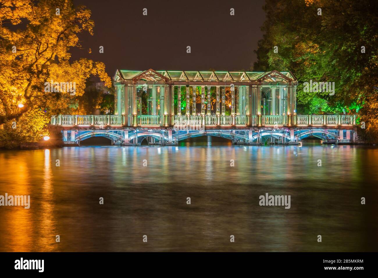 Crystal bridge hi-res stock photography and images - Alamy