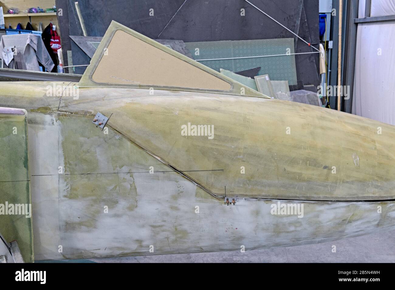 Avro Arrow jet fighter, 2/3 sized replica being built at the Avro ...