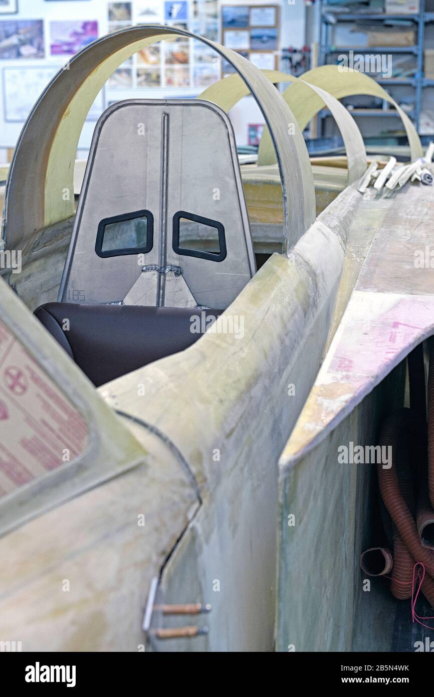 Avro Arrow jet fighter, 2/3 sized replica being built at the Avro ...
