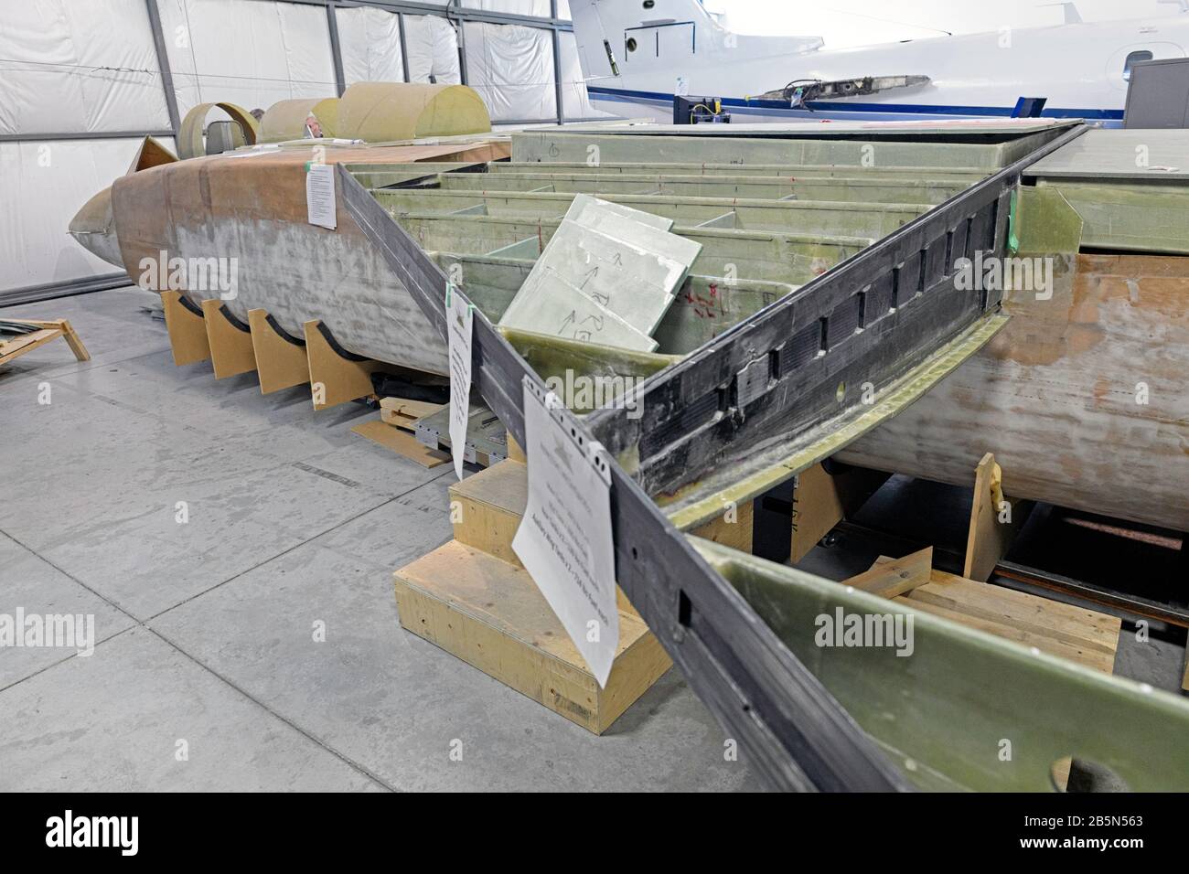 Avro Arrow jet fighter, 2/3 sized replica being built at the Avro ...