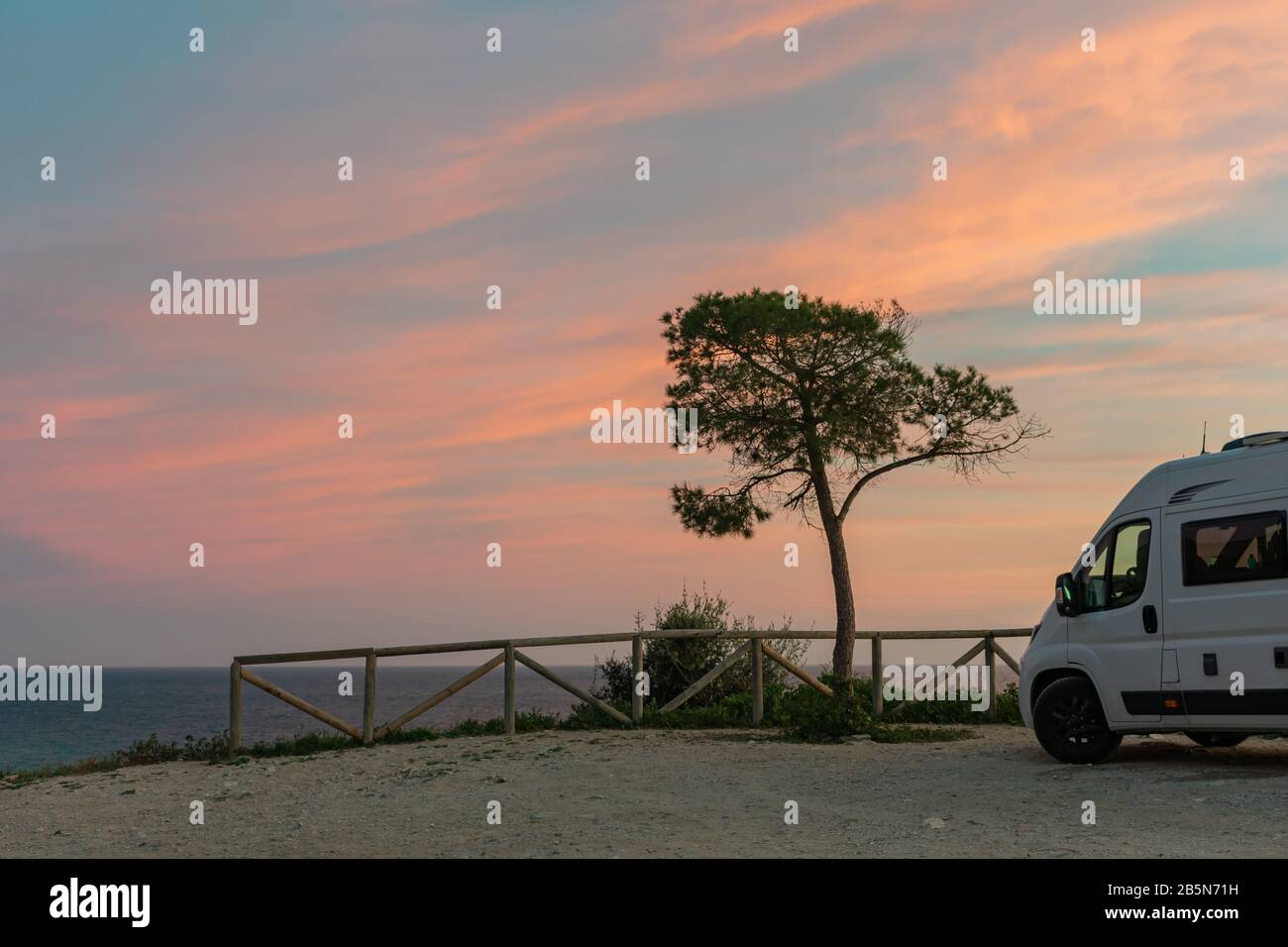 Motorhome sunset hi-res stock photography and images - Alamy