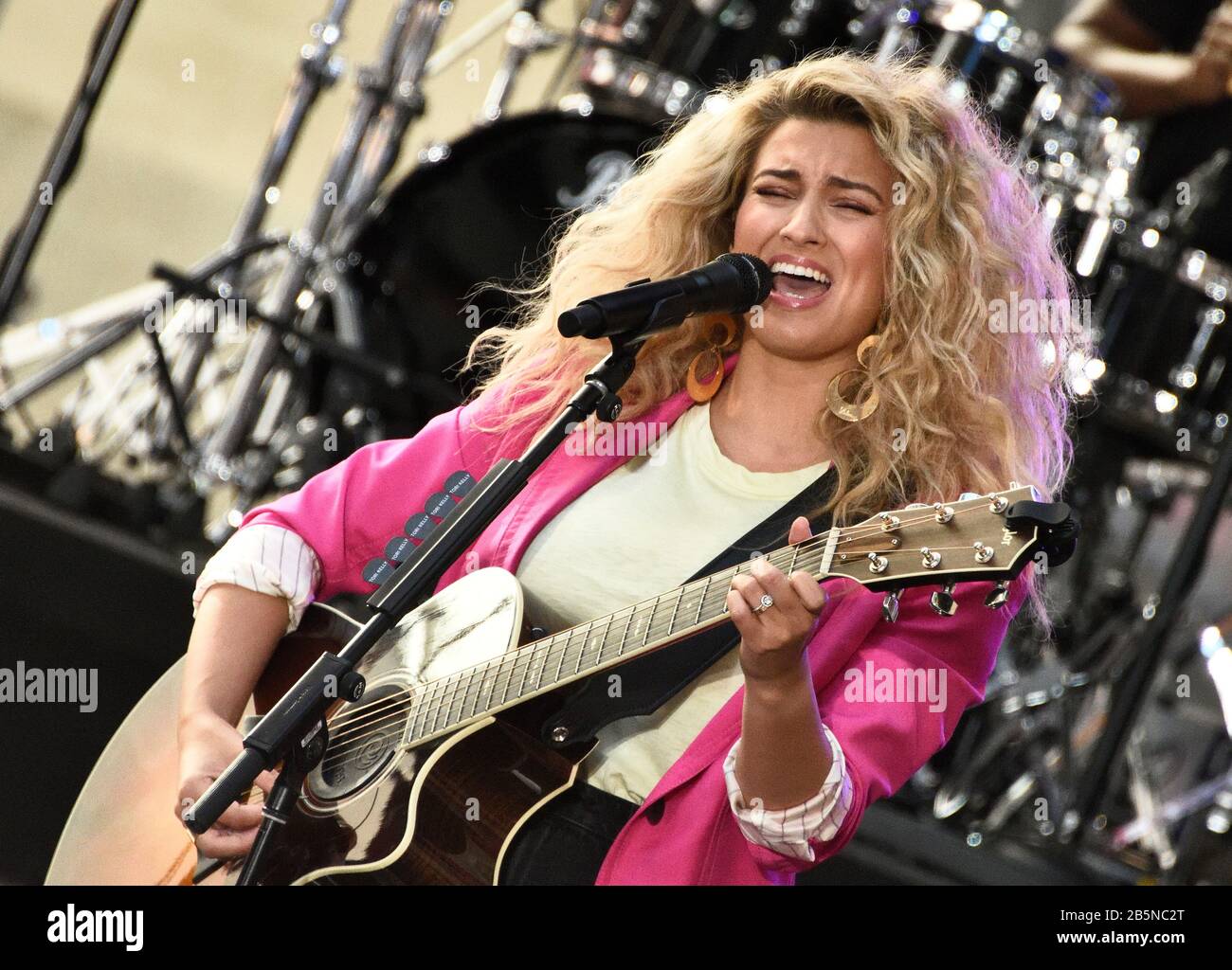 Tori kelly hi-res stock photography and images - Alamy