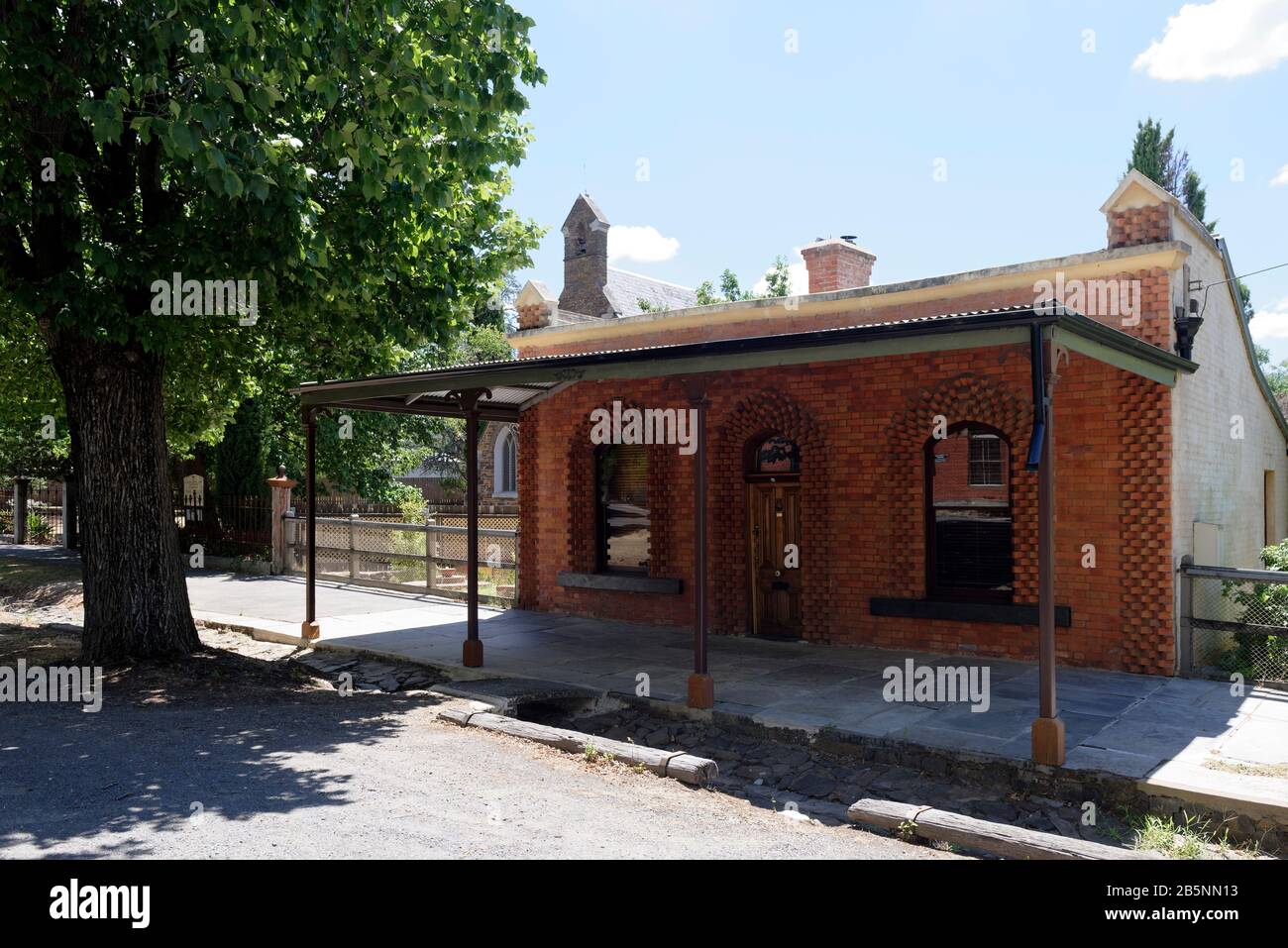 Moorish facade hi-res stock photography and images - Alamy