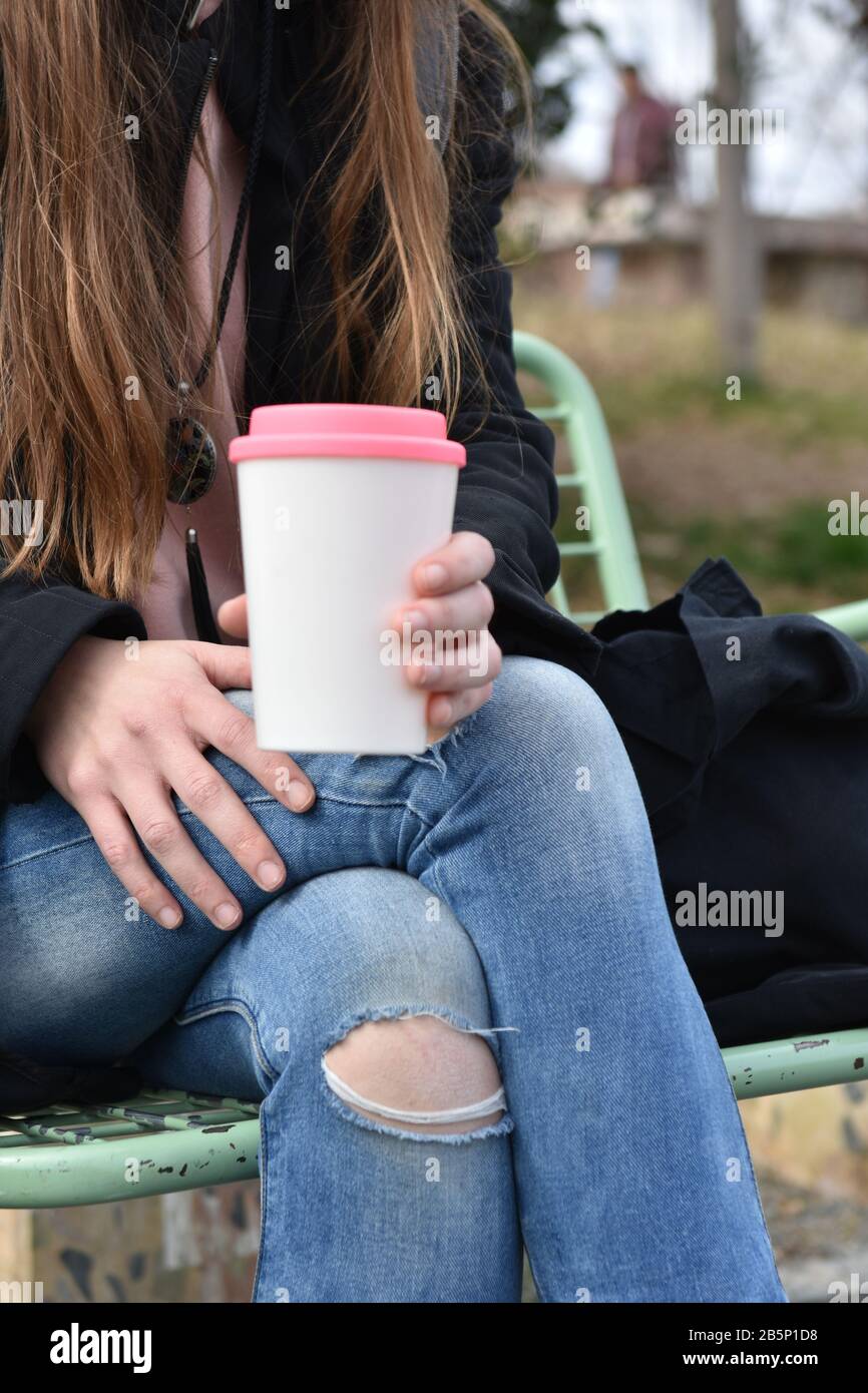Hand take away coffee cup hi-res stock photography and images - Alamy