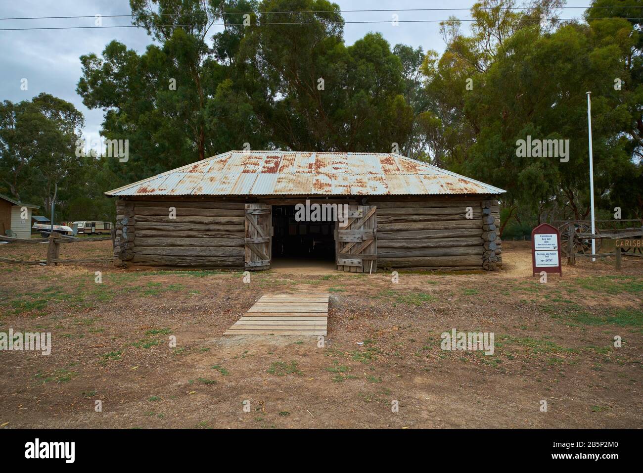 The old, log cabin looking gaol (jail) in Carisbrook, Victoria ...
