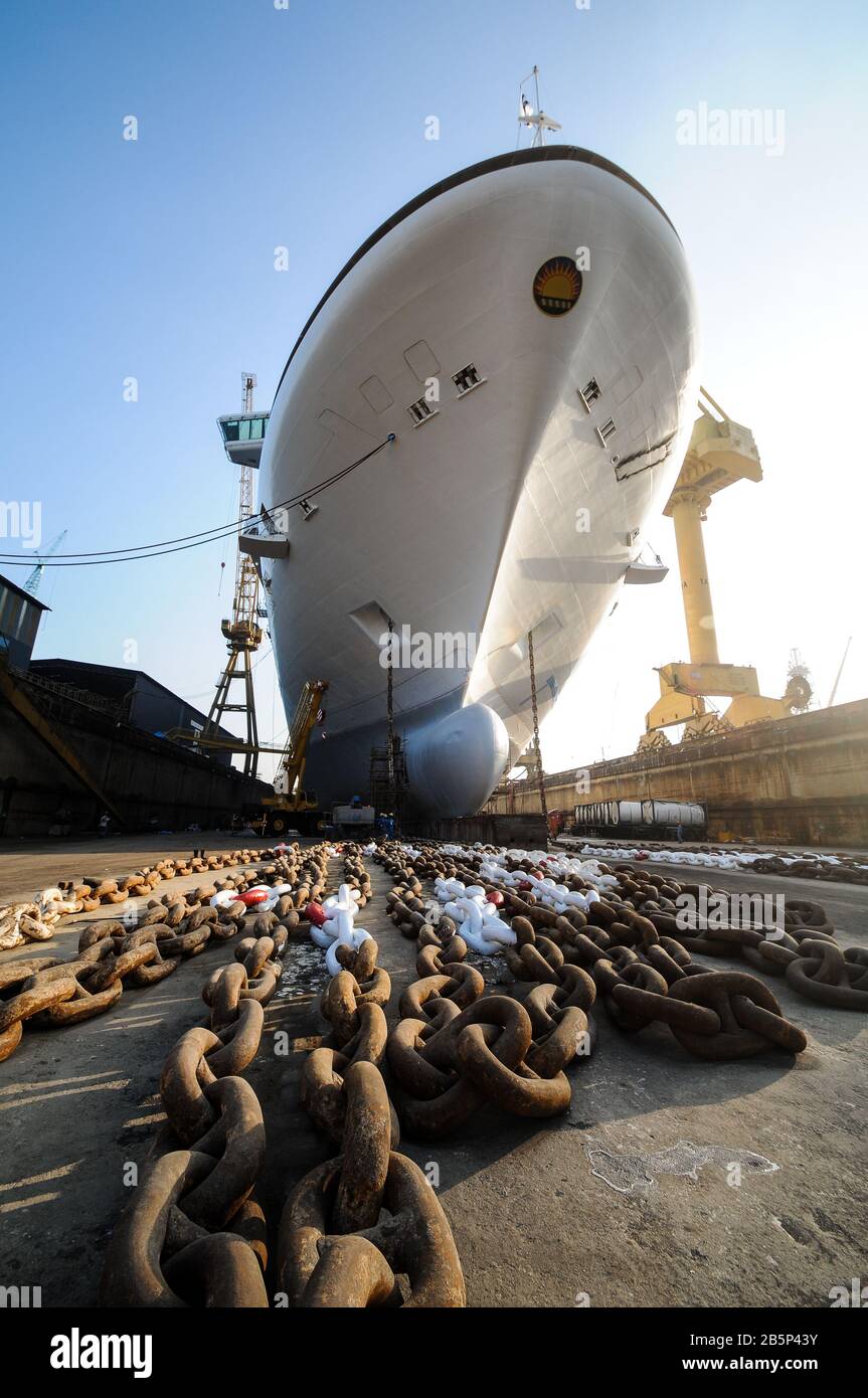 Sembawang shipyard hi-res stock photography and images - Alamy