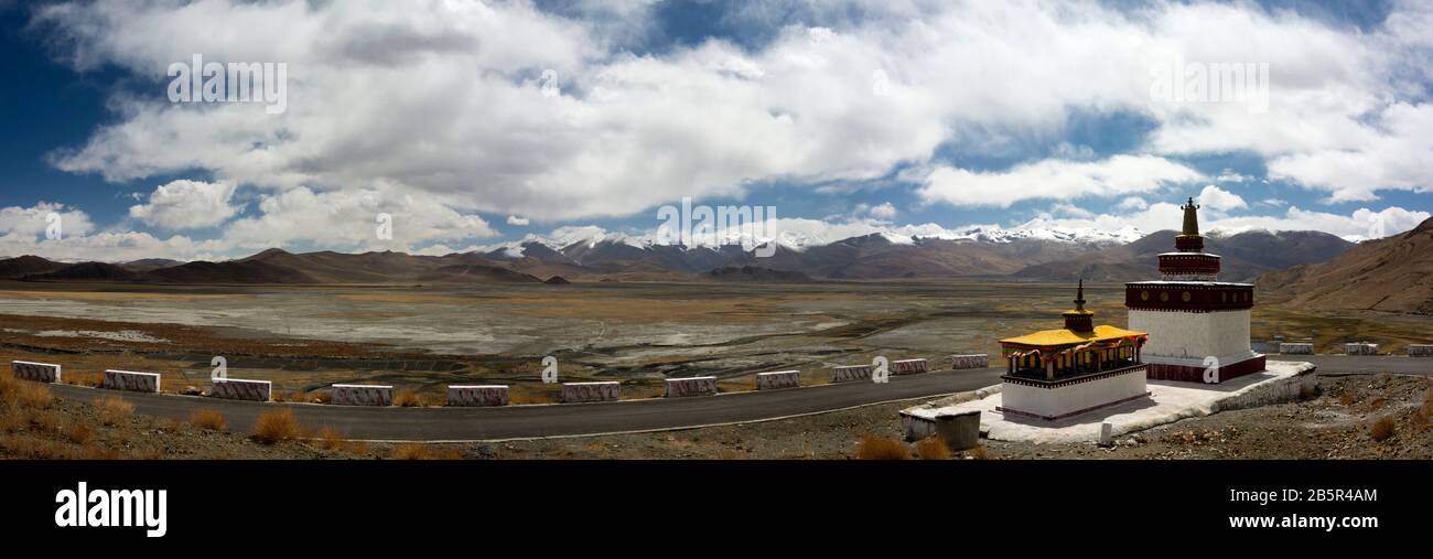 Tibet plateau panorama landscape hi-res stock photography and images ...