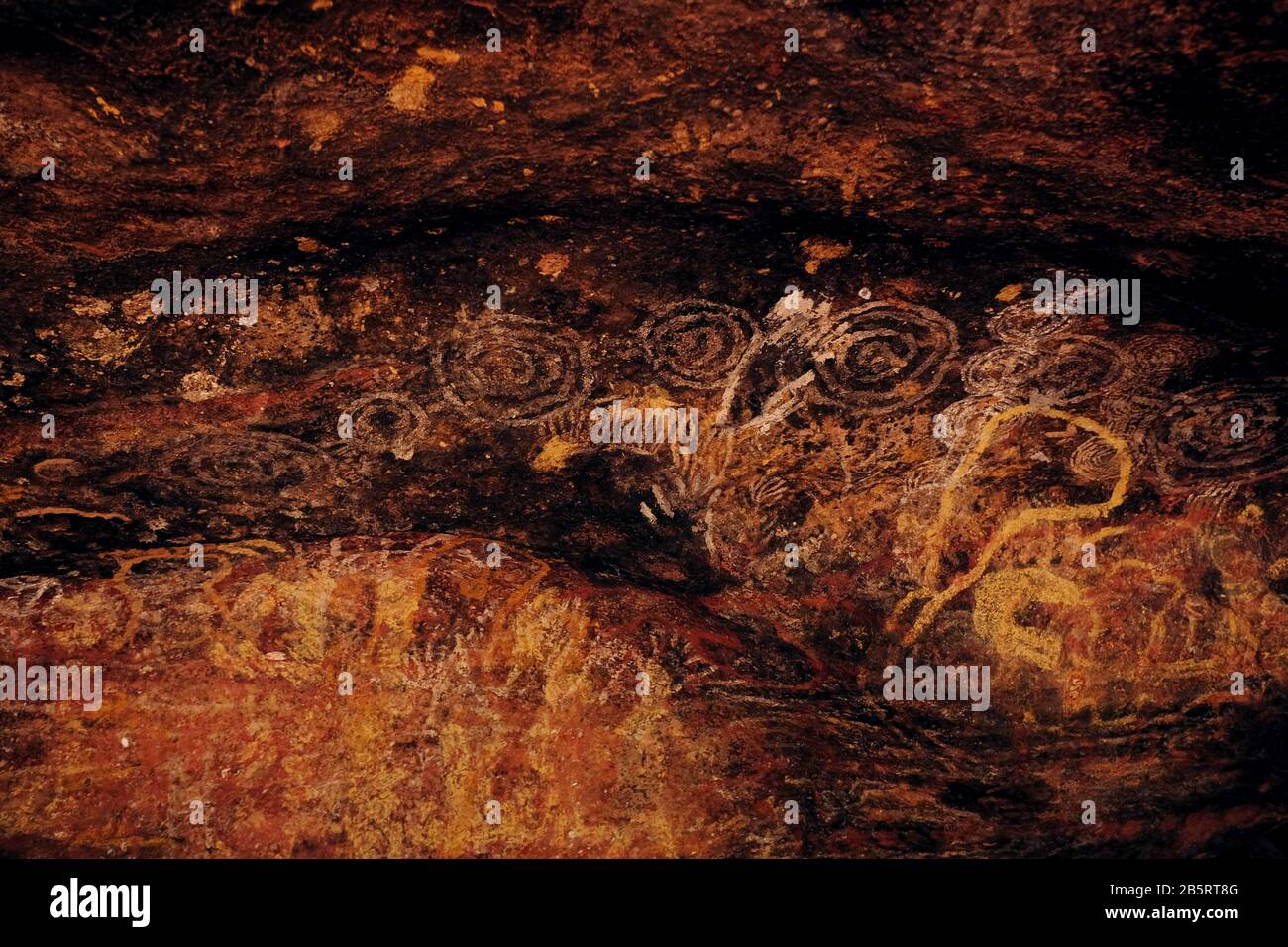 Anangu art uluru hi-res stock photography and images - Alamy