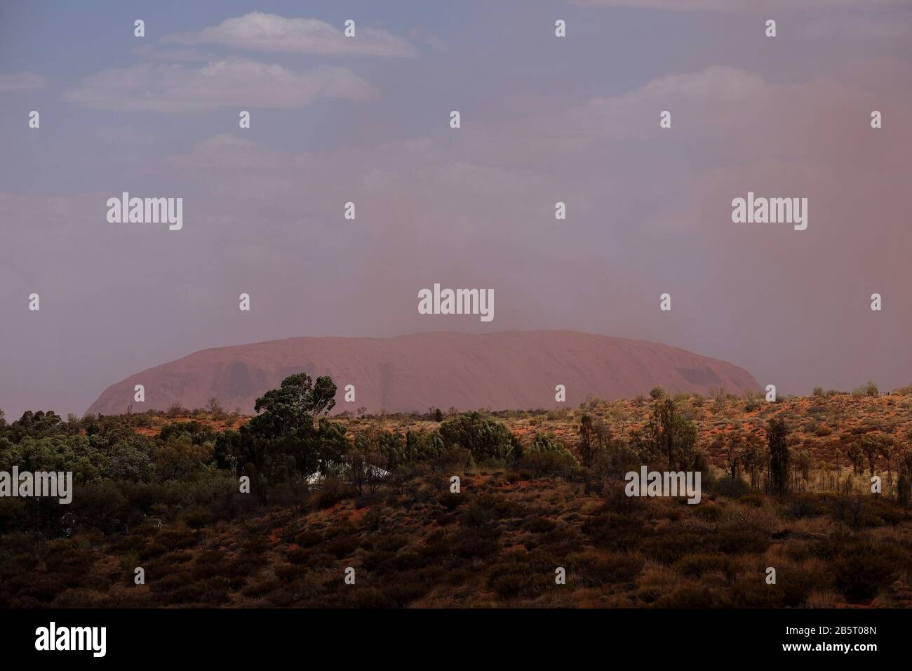 Uluru from yulara hi-res stock photography and images - Alamy