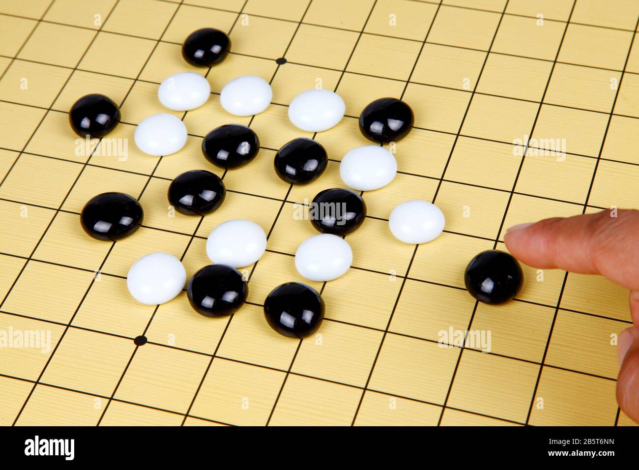 the game of go Stock Photo - Alamy