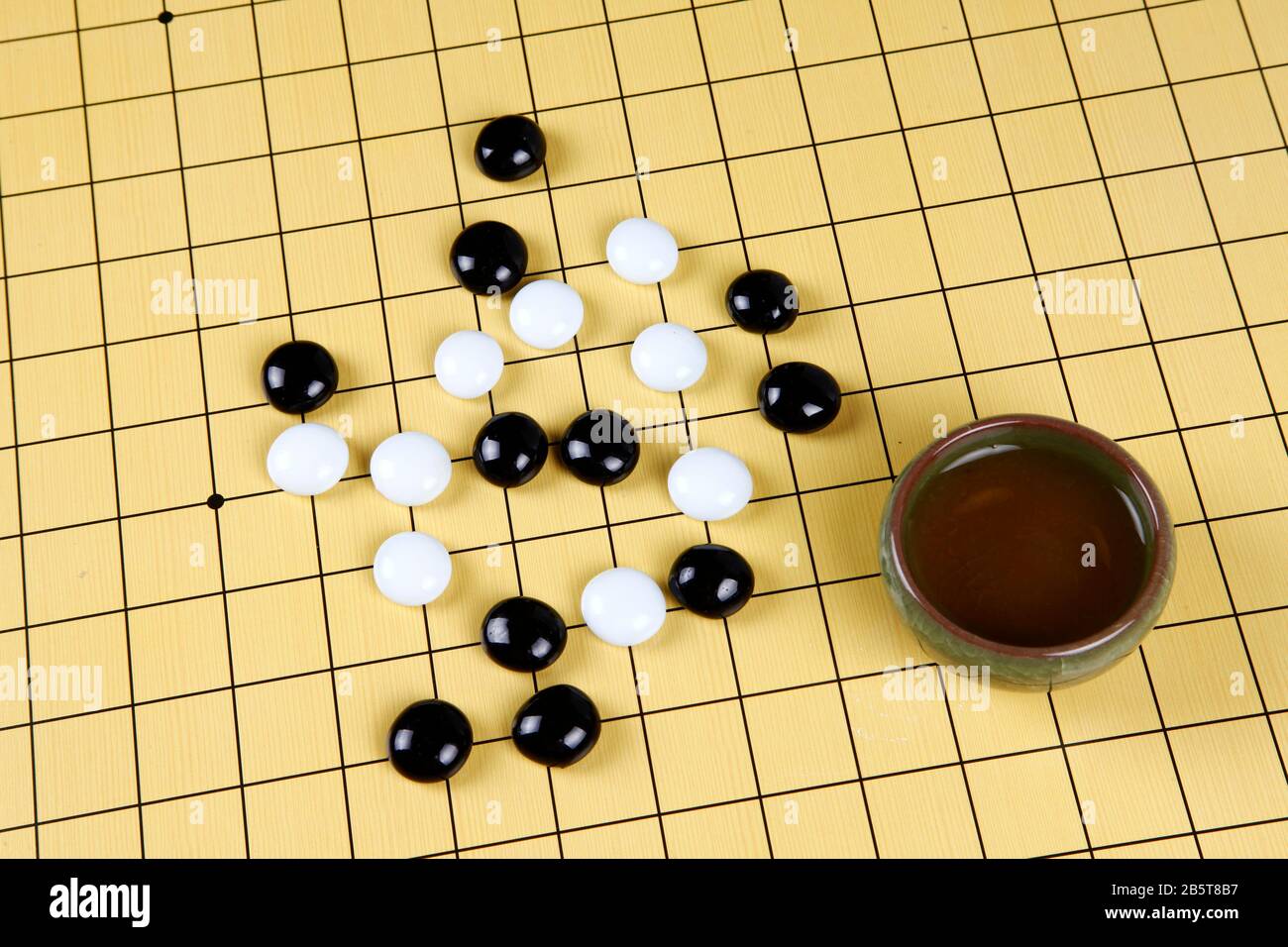 the game of go Stock Photo - Alamy