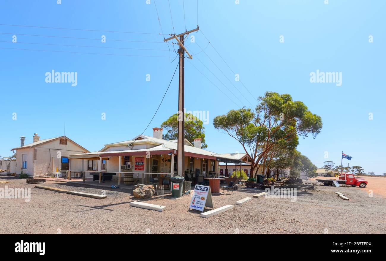View of the remote Outback pub The Kingoonya Hotel, South Australia, SA ...