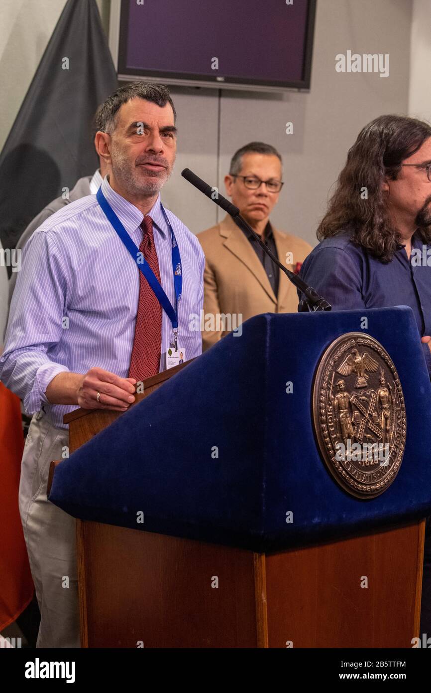 Dr mitchell katz hi-res stock photography and images - Alamy