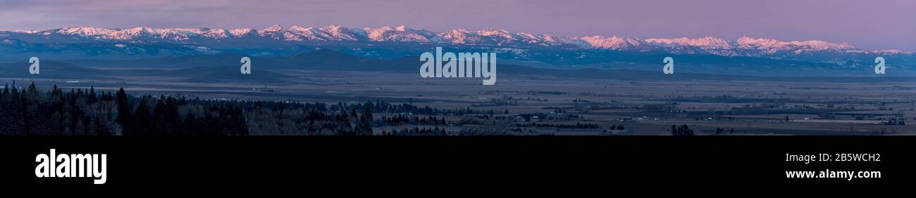Baker Valley and the Wallowa Mountains, Eastern Oregon Stock Photo - Alamy