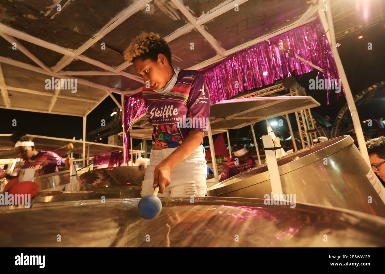 Steel band caribbean trinidad hi-res stock photography and images - Alamy