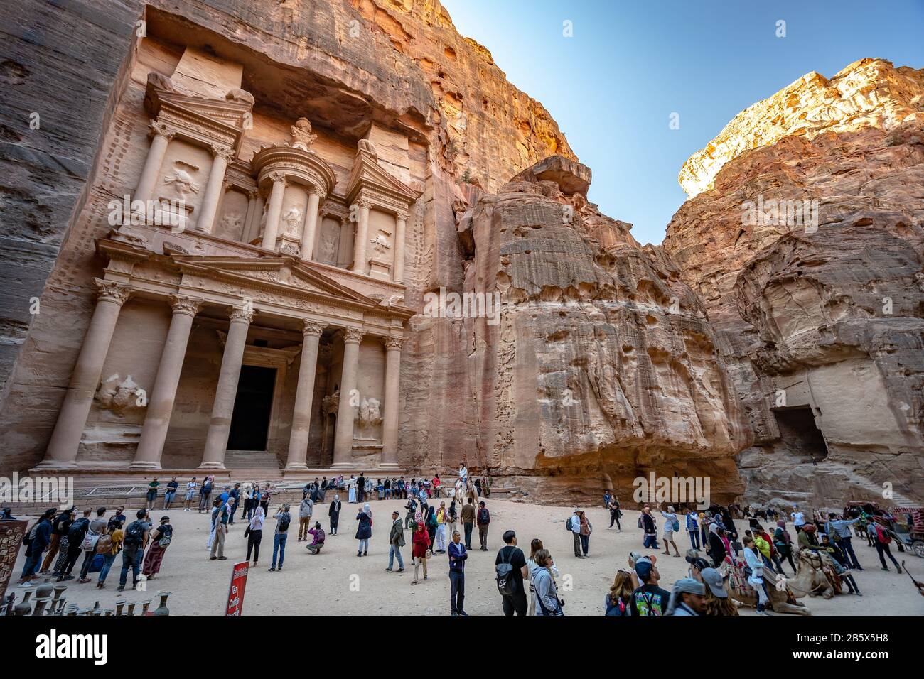 Petra, Jordan - Tourists crowds at the Al-Khazneh (The Treasury) temple ...