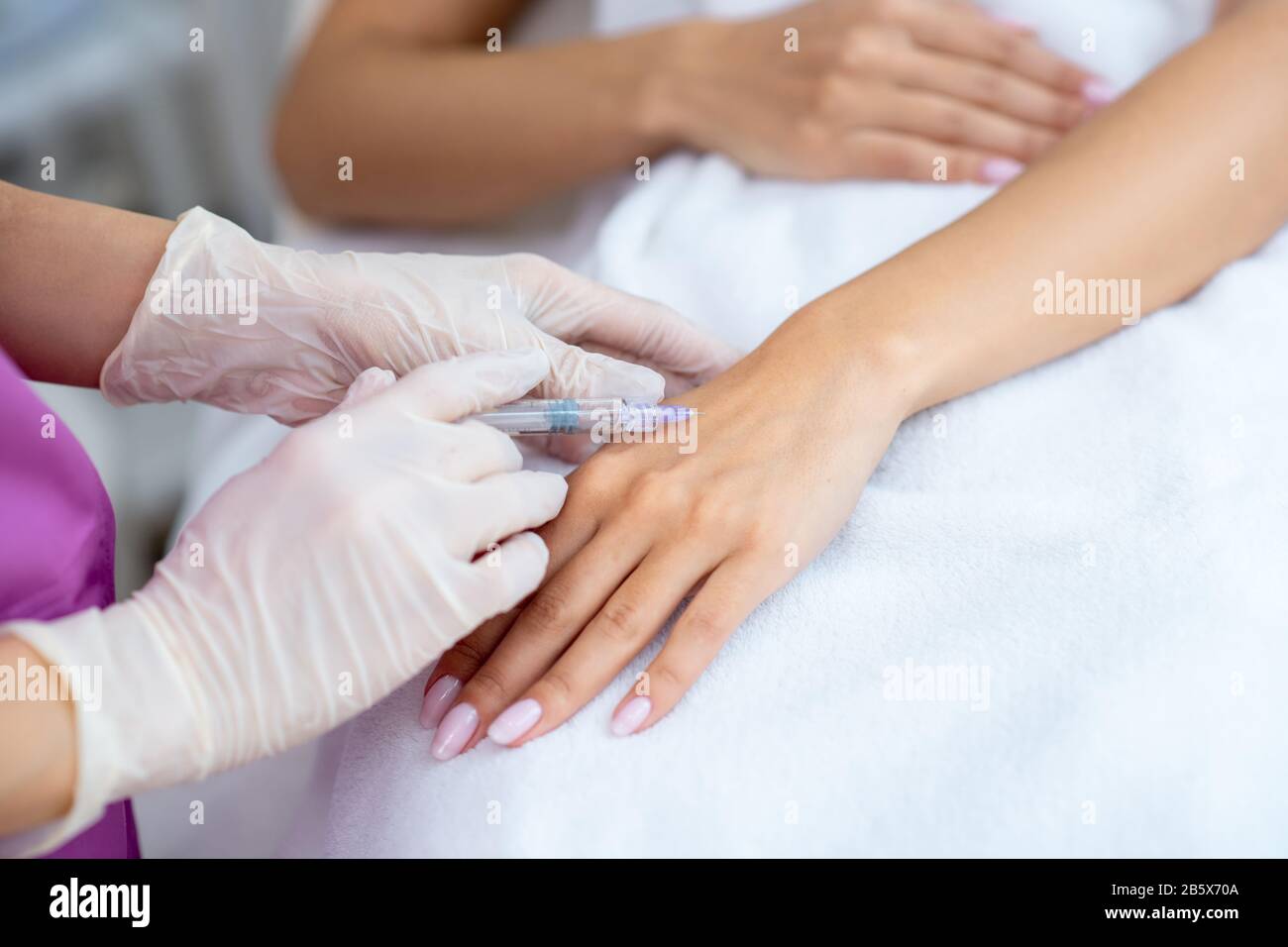 Beauty injection hi-res stock photography and images - Alamy