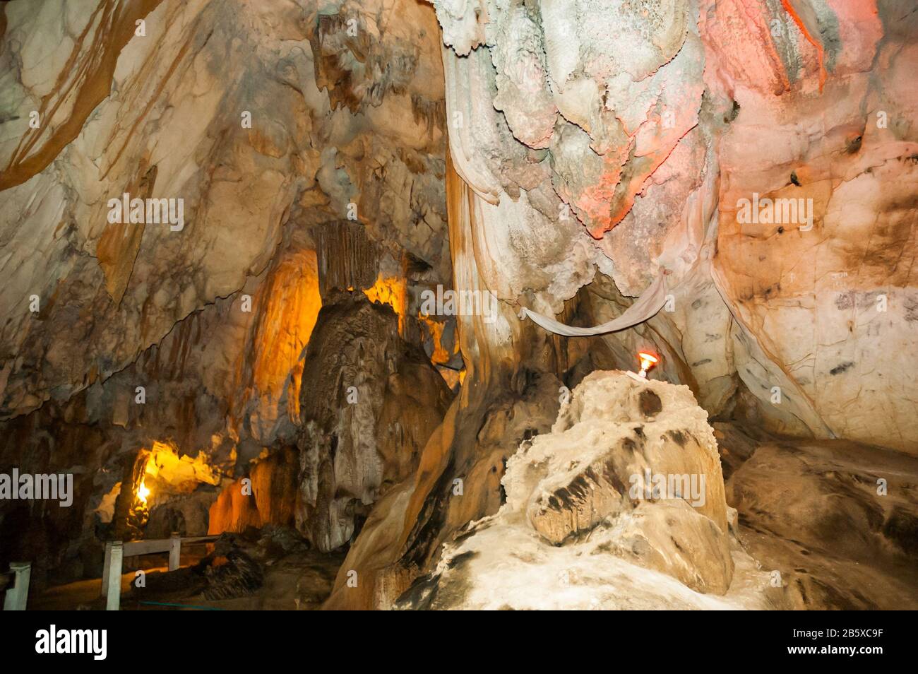 Inside the Tham Jang cave in Vang Vieng, Laos Stock Photo - Alamy