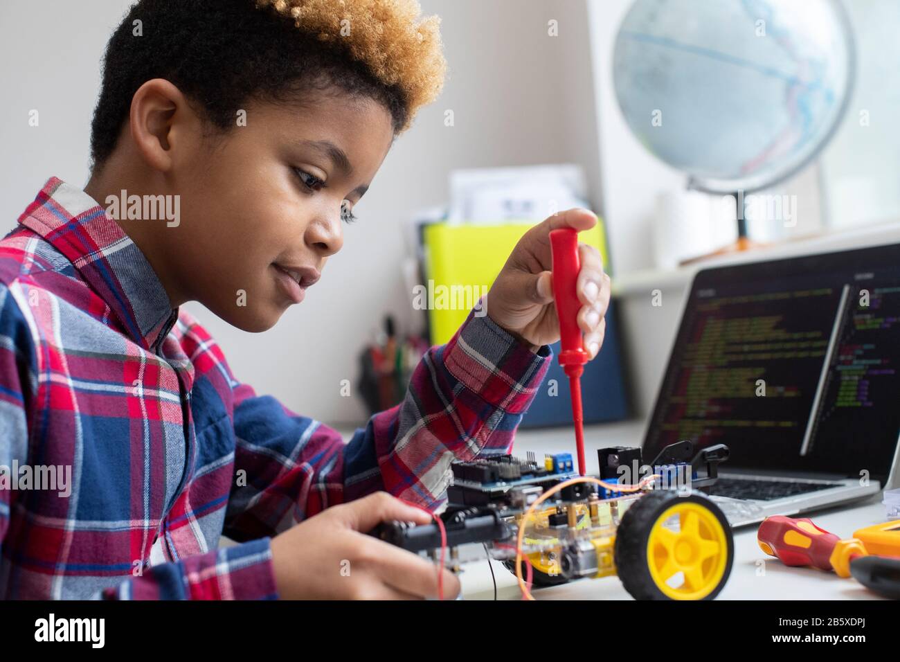 Elementary school science classroom hi-res stock photography and images ...