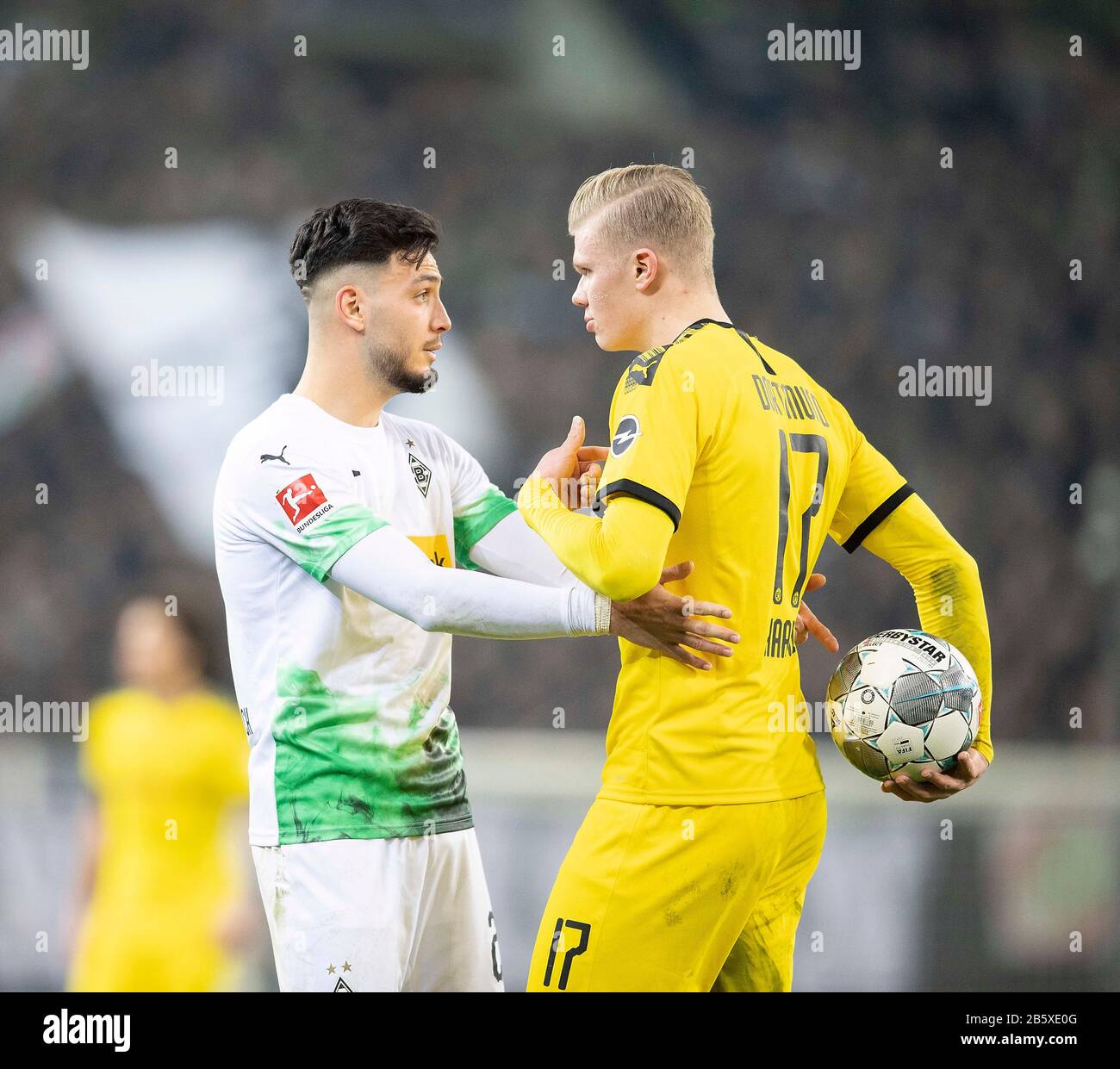 Player argue sports hi-res stock photography and images - Alamy