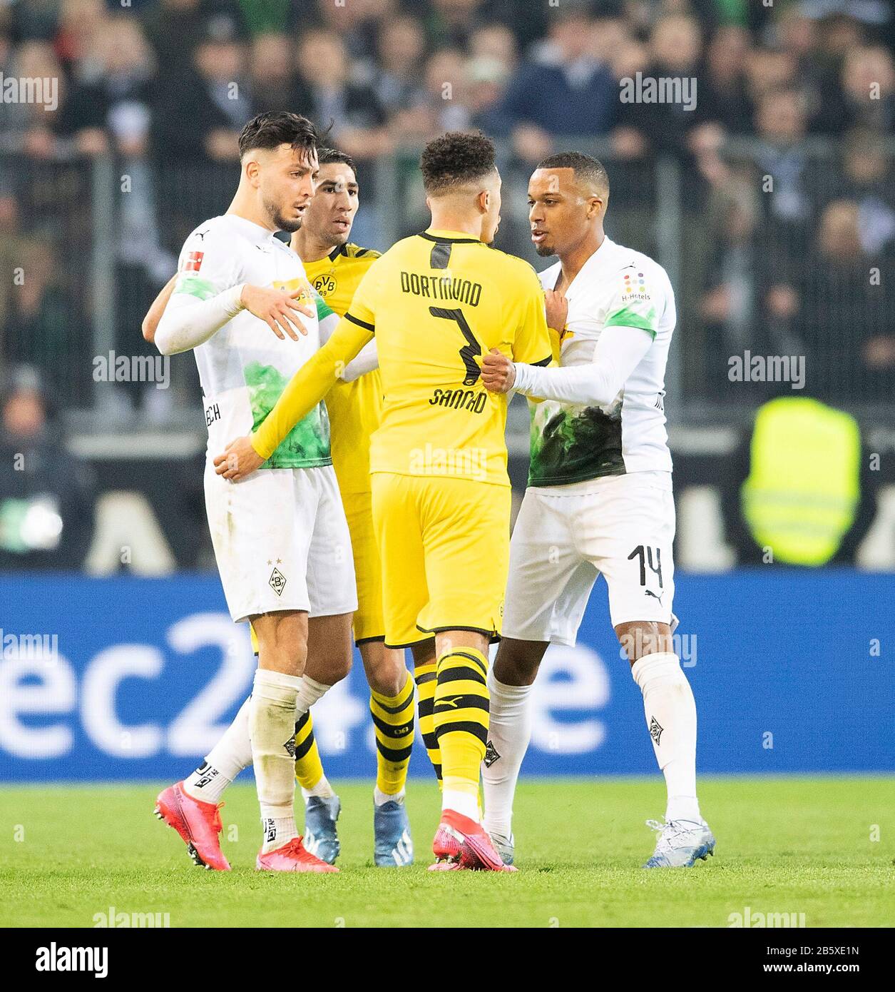 Formation borussia dortmund hi-res stock photography and images - Alamy
