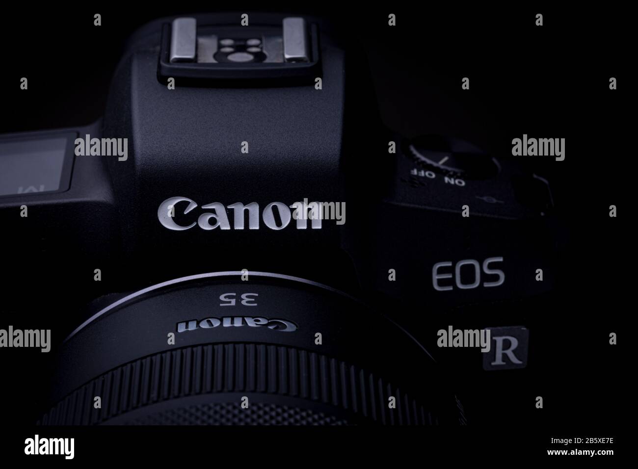 Canon eos r hi-res stock photography and images - Alamy