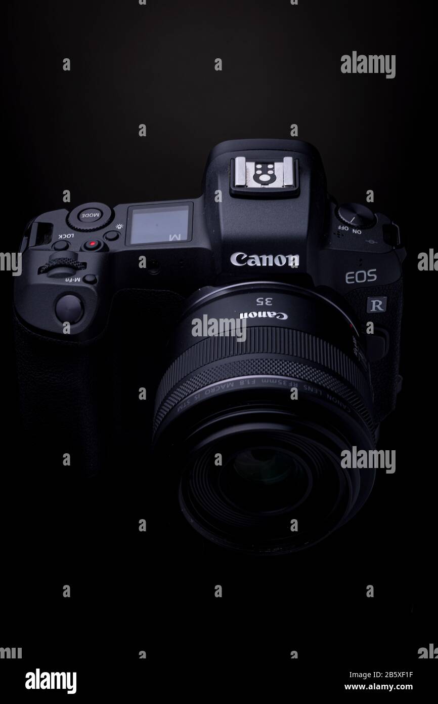 Eos r hi-res stock photography and images - Alamy